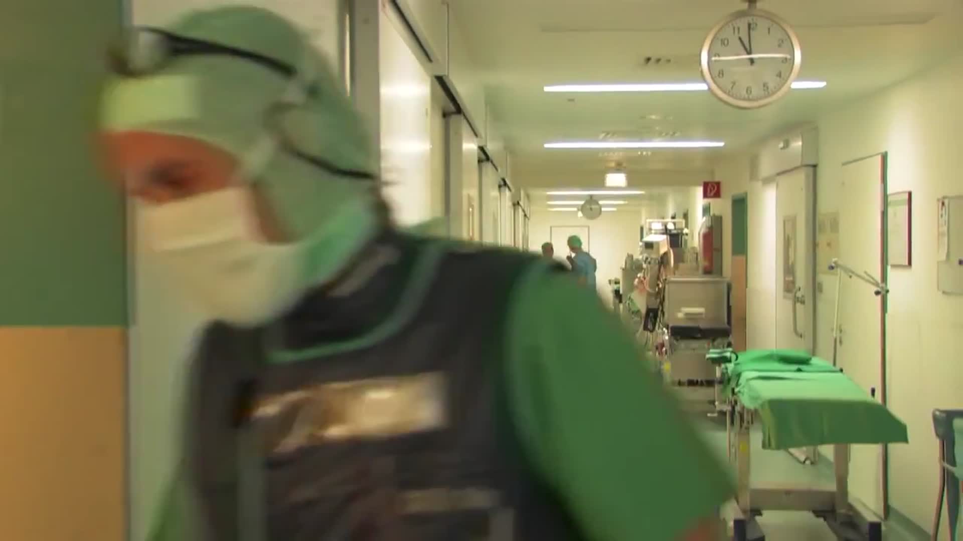 Therapie bei Bauchaortenaneurysma (BAA)_ Gefäßchirurgie in Köln legt ...